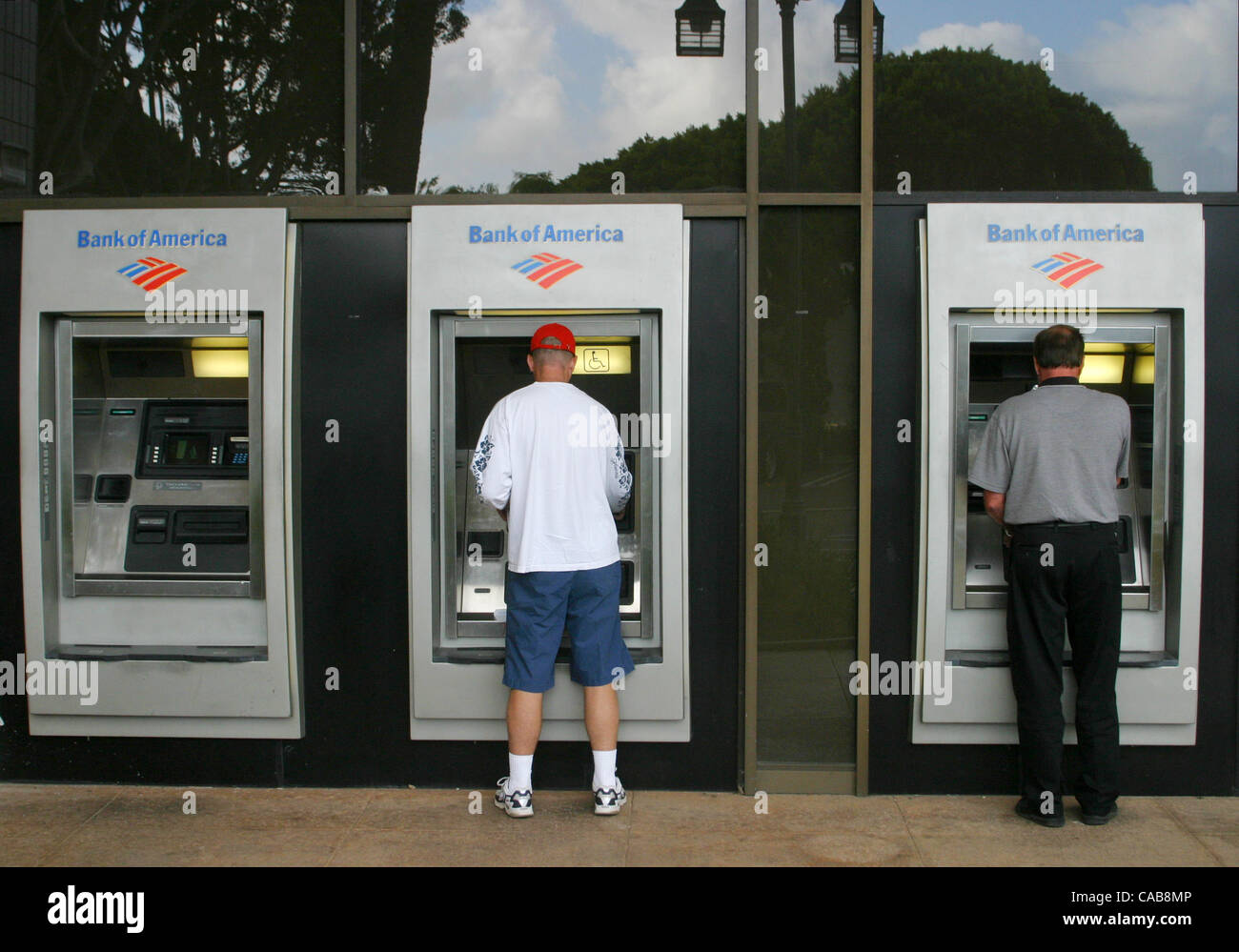 Bank america customers atm machine hi-res stock photography and images ...