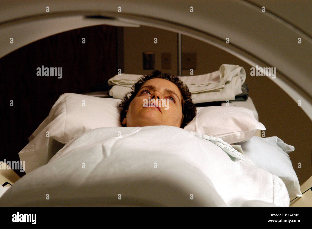 May 25, 2004; Marietta, GA, USA; Lung cancer patient JULIE GILMORE, 36 ...