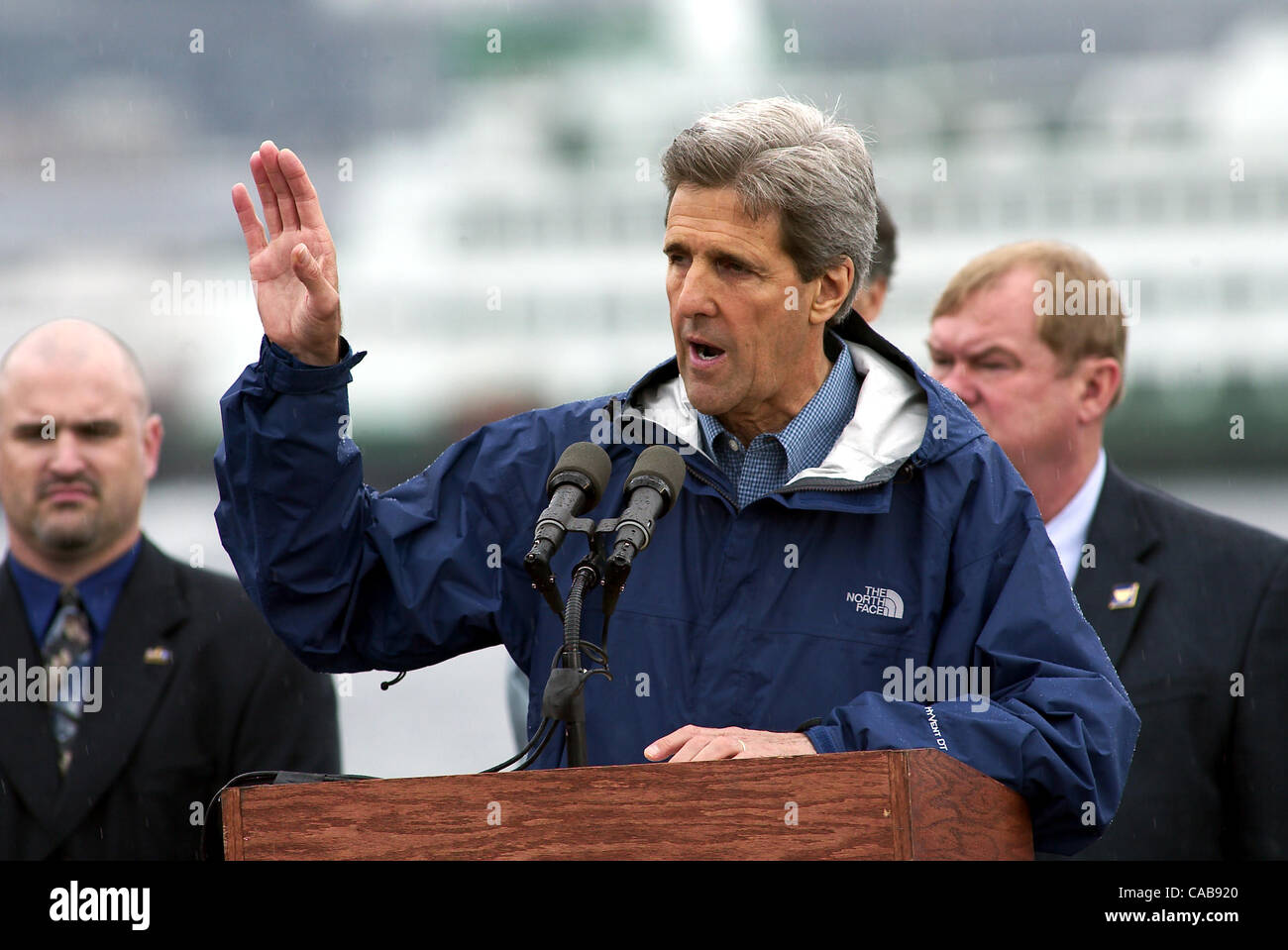 May 26, 2004; Seattle, WA, USA; Democratic Presidential Canidate JOHN ...