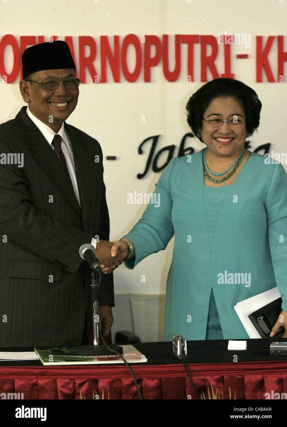 Indonesian president megawati sukarnoputri hi-res stock photography and ...