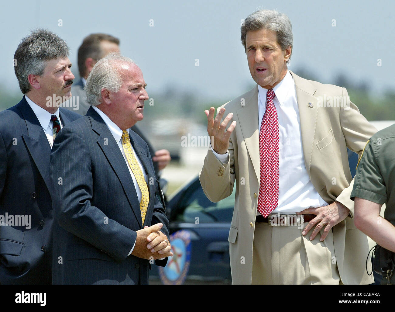 John kerry 2004 hi-res stock photography and images - Alamy