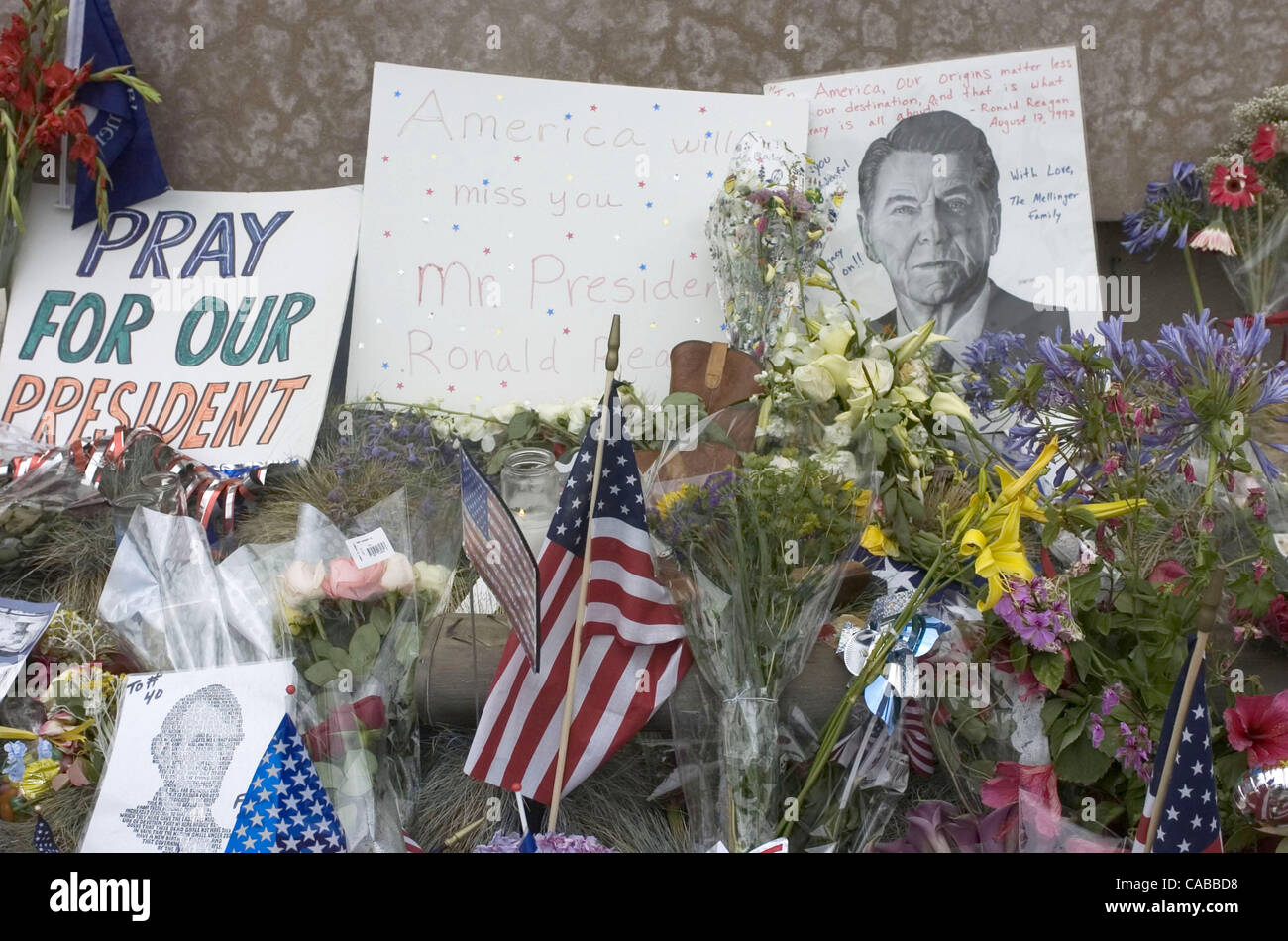 The body of fomer president Ronlad Reagan lies in state at The Ronald ...