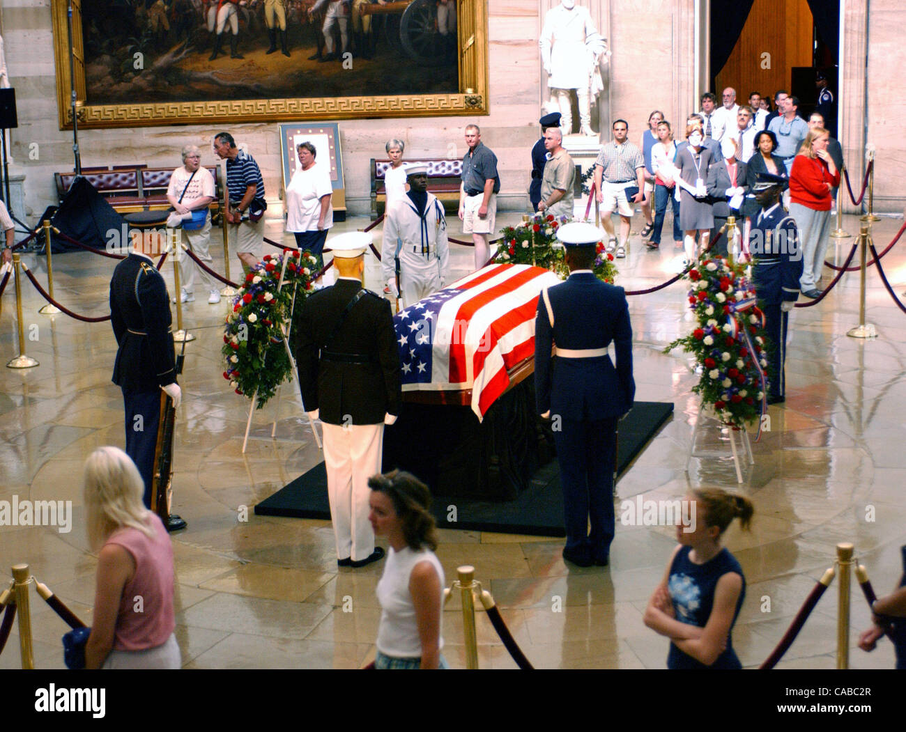 The body of former President Ronald Reagan lies in state under the ...