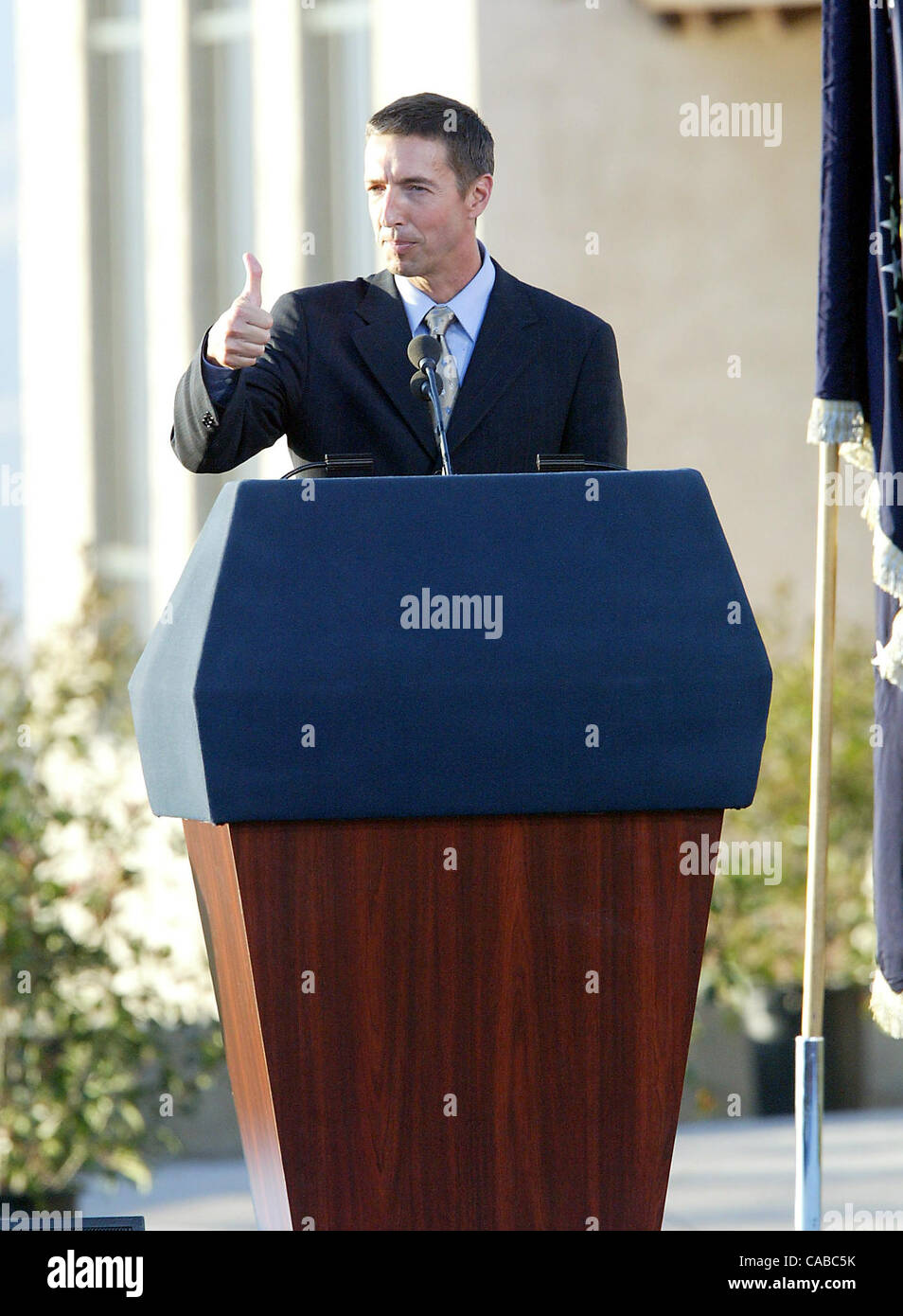 President ronald reagan delivers hi-res stock photography and images ...