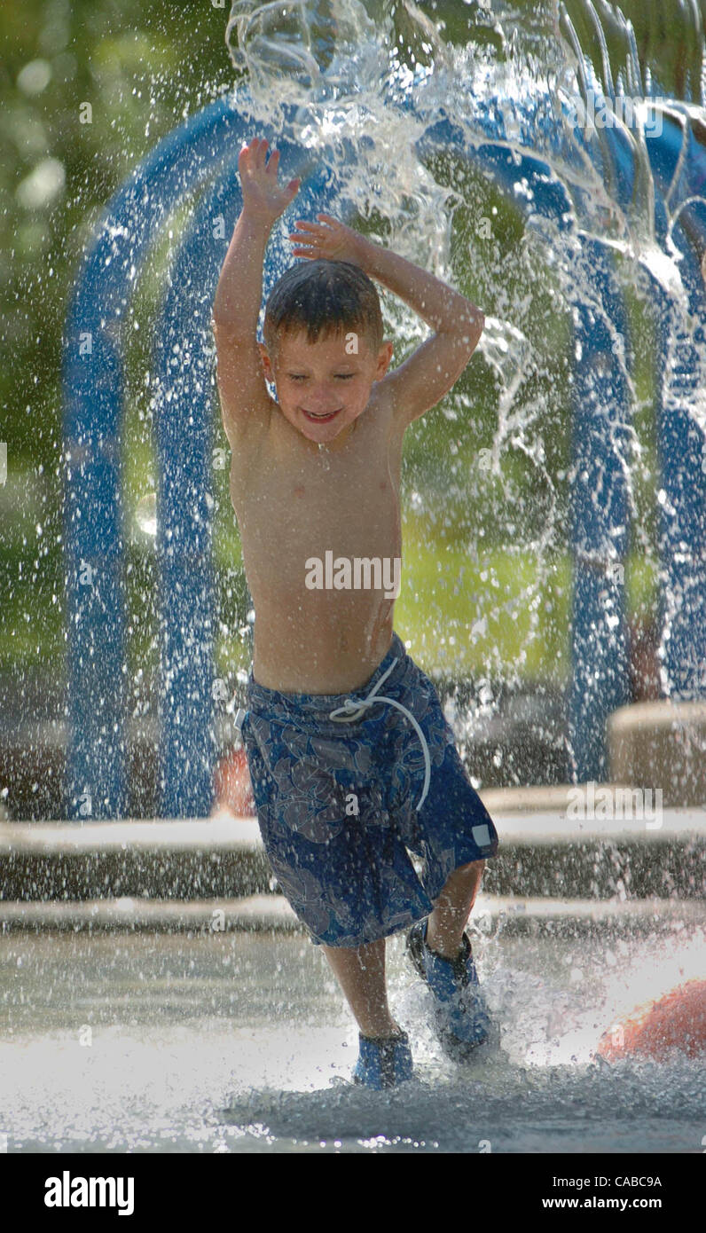 San ramon fountain hi-res stock photography and images - Alamy