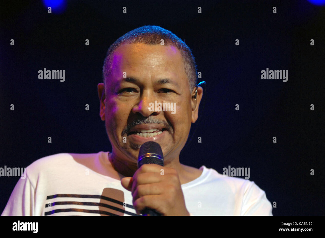 Earth wind and fire 2010 hi-res stock photography and images - Alamy