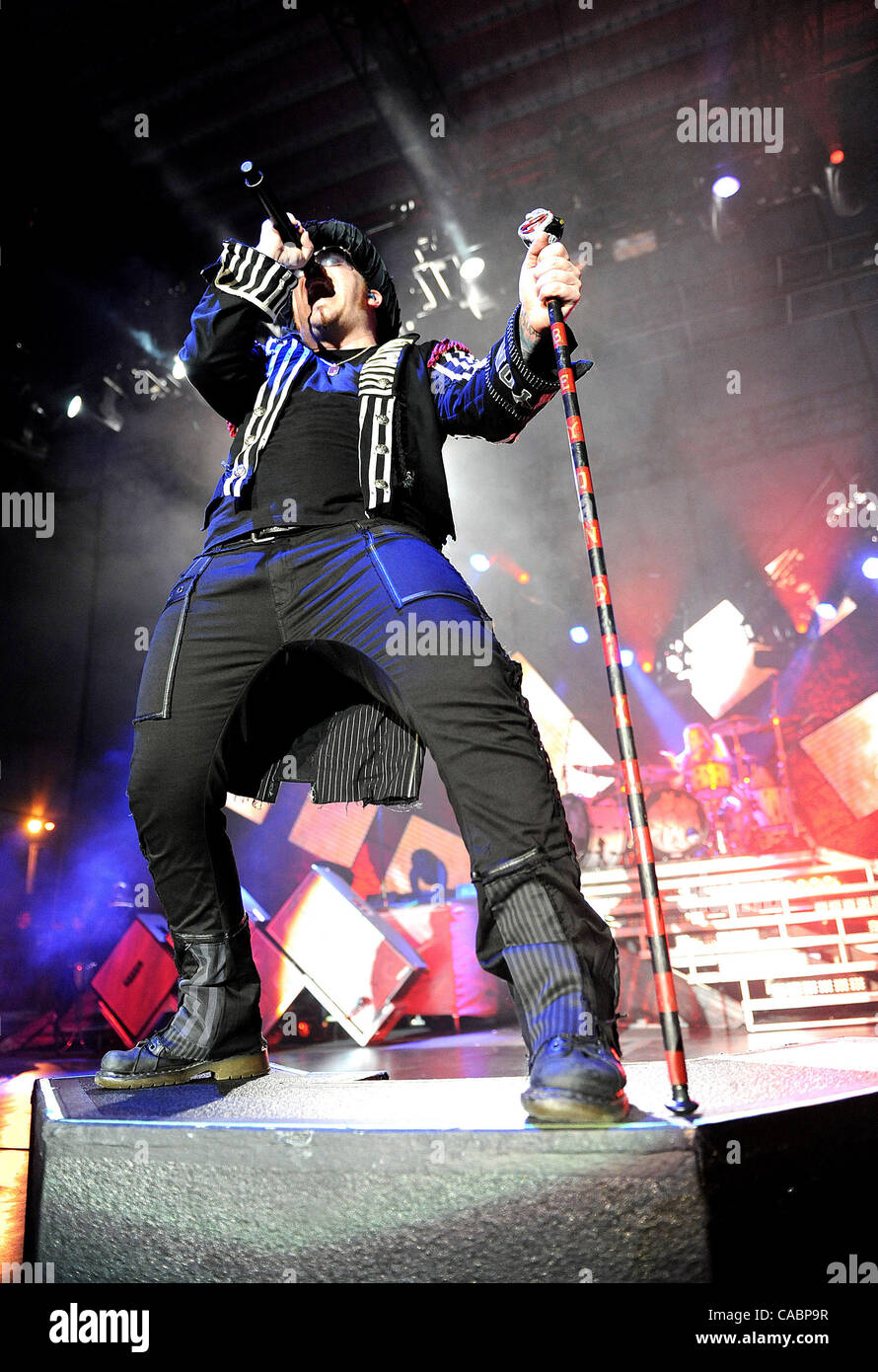 Shinedown 2010 hi-res stock photography and images - Alamy