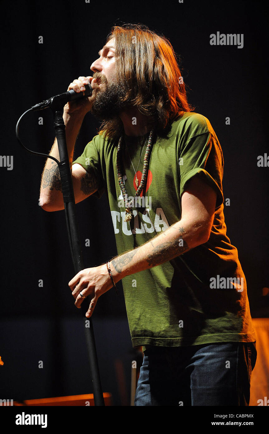 Sept 17, 2010 - Raleigh, North Carolina; USA - Singer CHRIS ROBINSON of ...