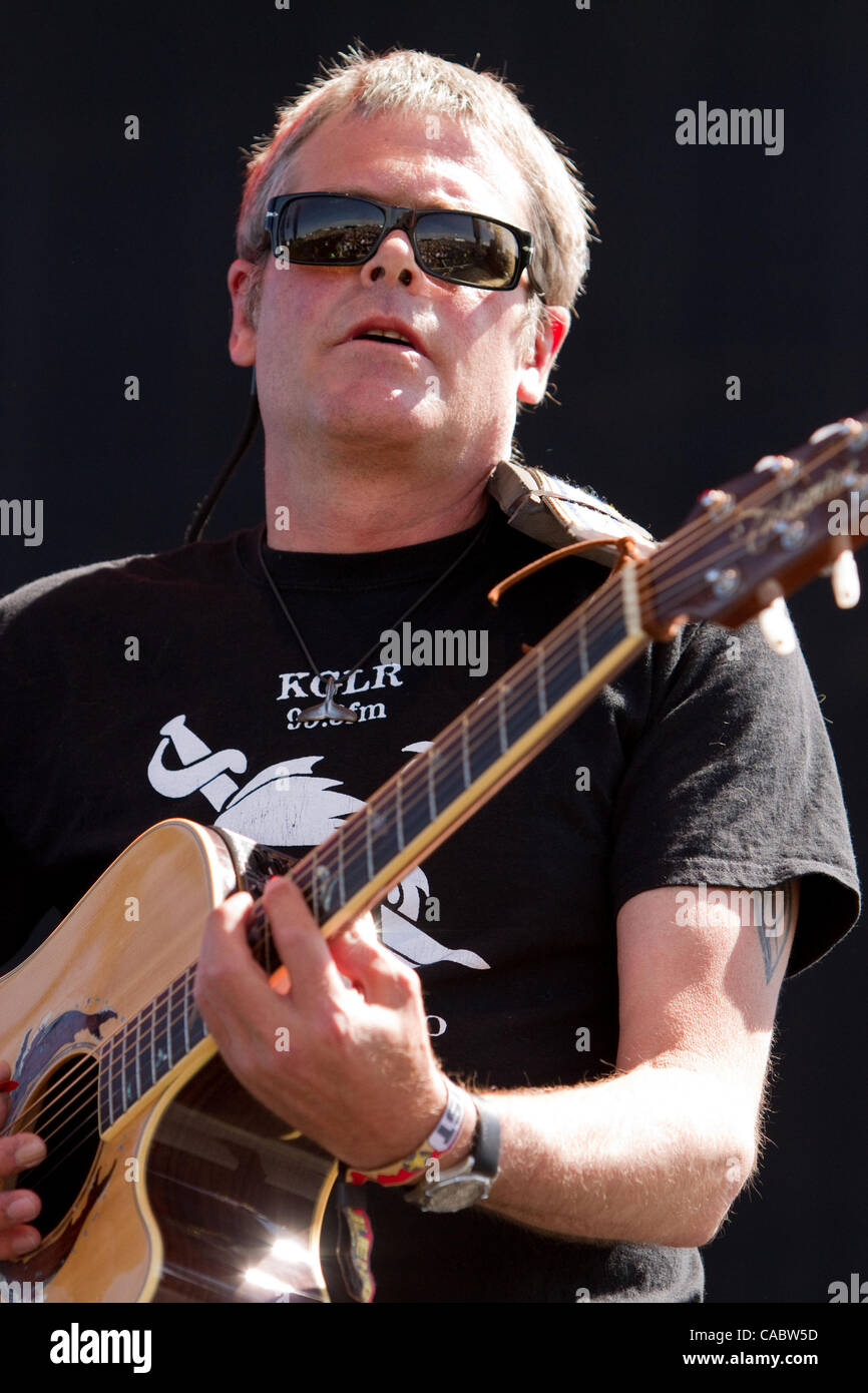 Aug. 14, 2010 - Commerce City, Colorado, U.S. - Guitarist CHARLES ...