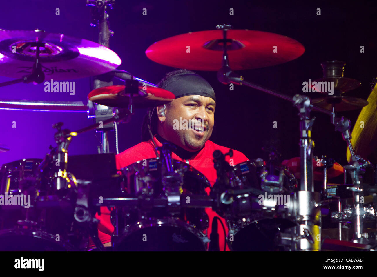 Dave matthews band carter beauford hi-res stock photography and images ...
