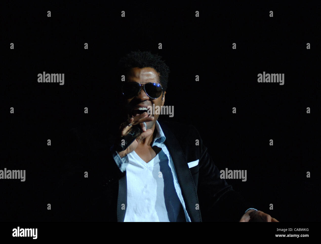 Sept 18, 2010 - Portsmouth, Virginia, U.S. - 3 time Grammy nominated, R ...