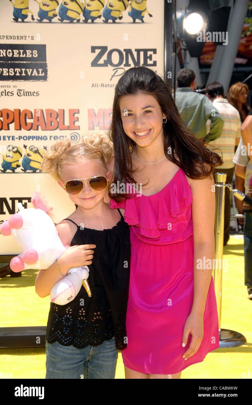 Miranda Cosgrove Dana Gaier And Elsie Fisher