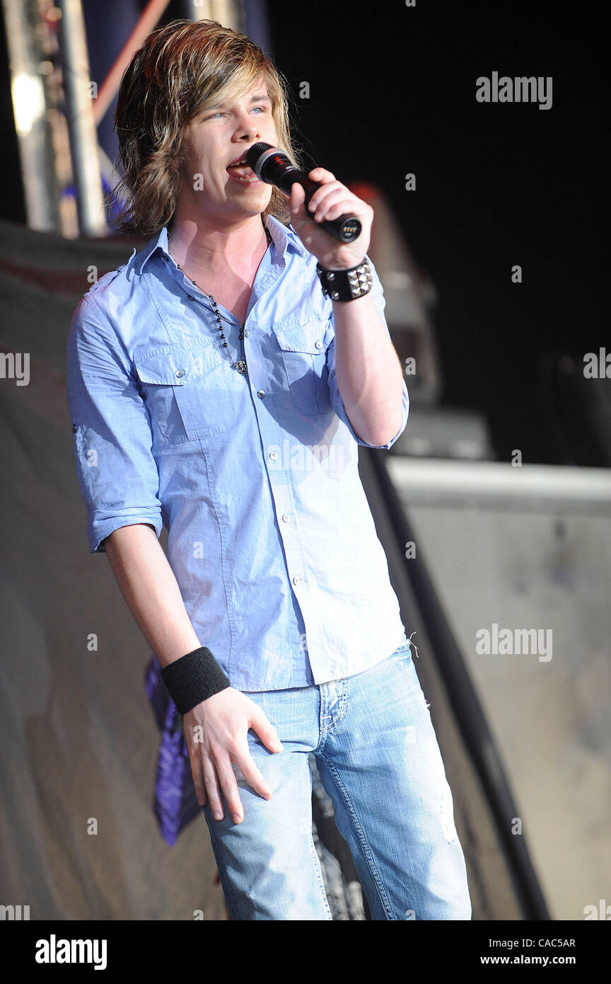 Jun 5, 2010 - Raleigh, North Carolina; USA - Singer TYLER DICKERSON ...