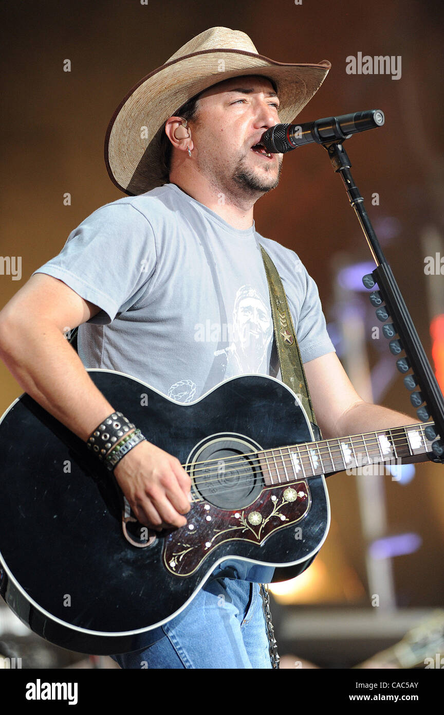 Jun 5, 2010 - Raleigh, North Carolina; USA - Singer / Guitarist JASON ...