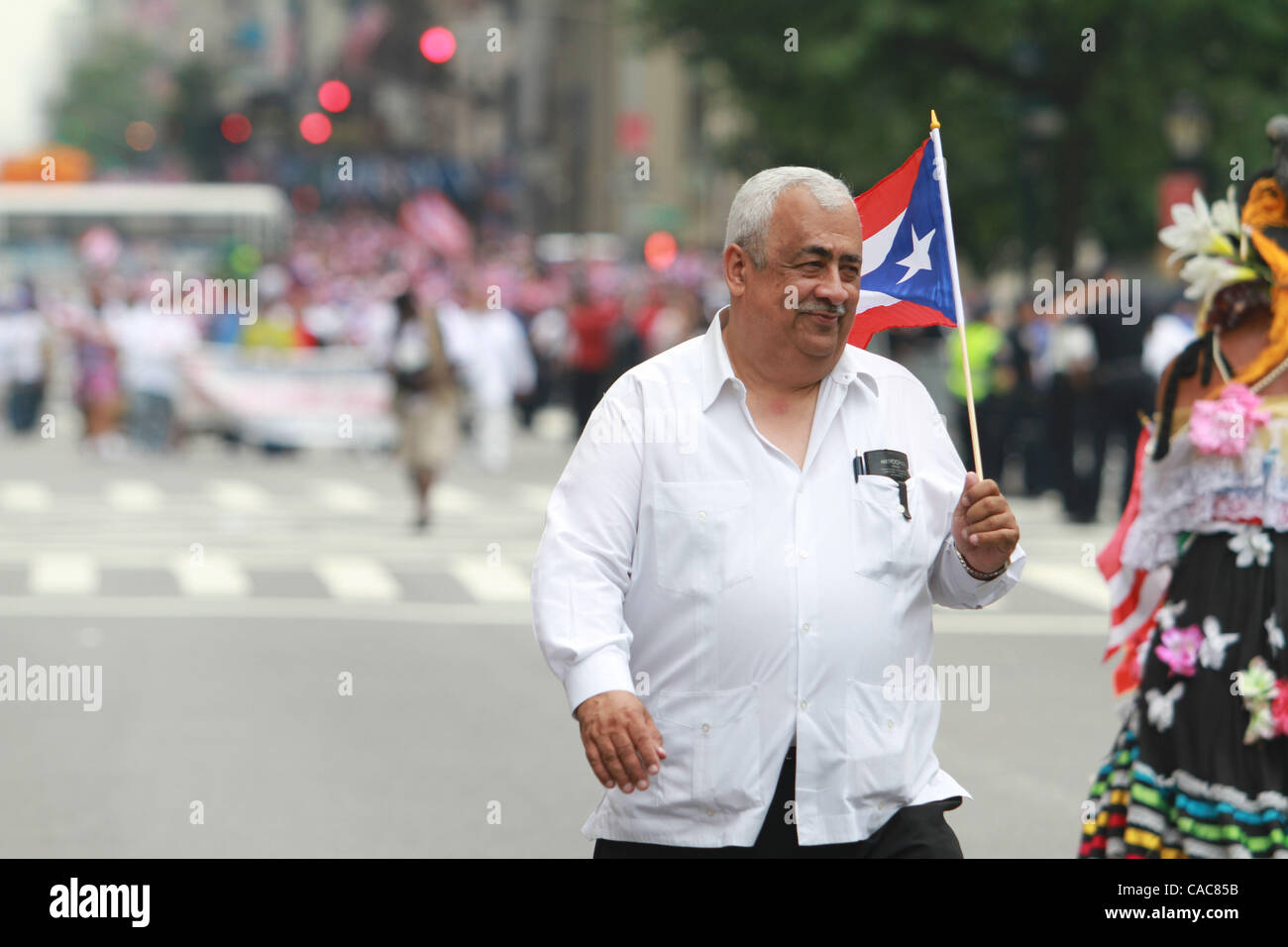 Disgraced former State Sen. Efrain Gonzalez at Puerto Rican Day parade ...