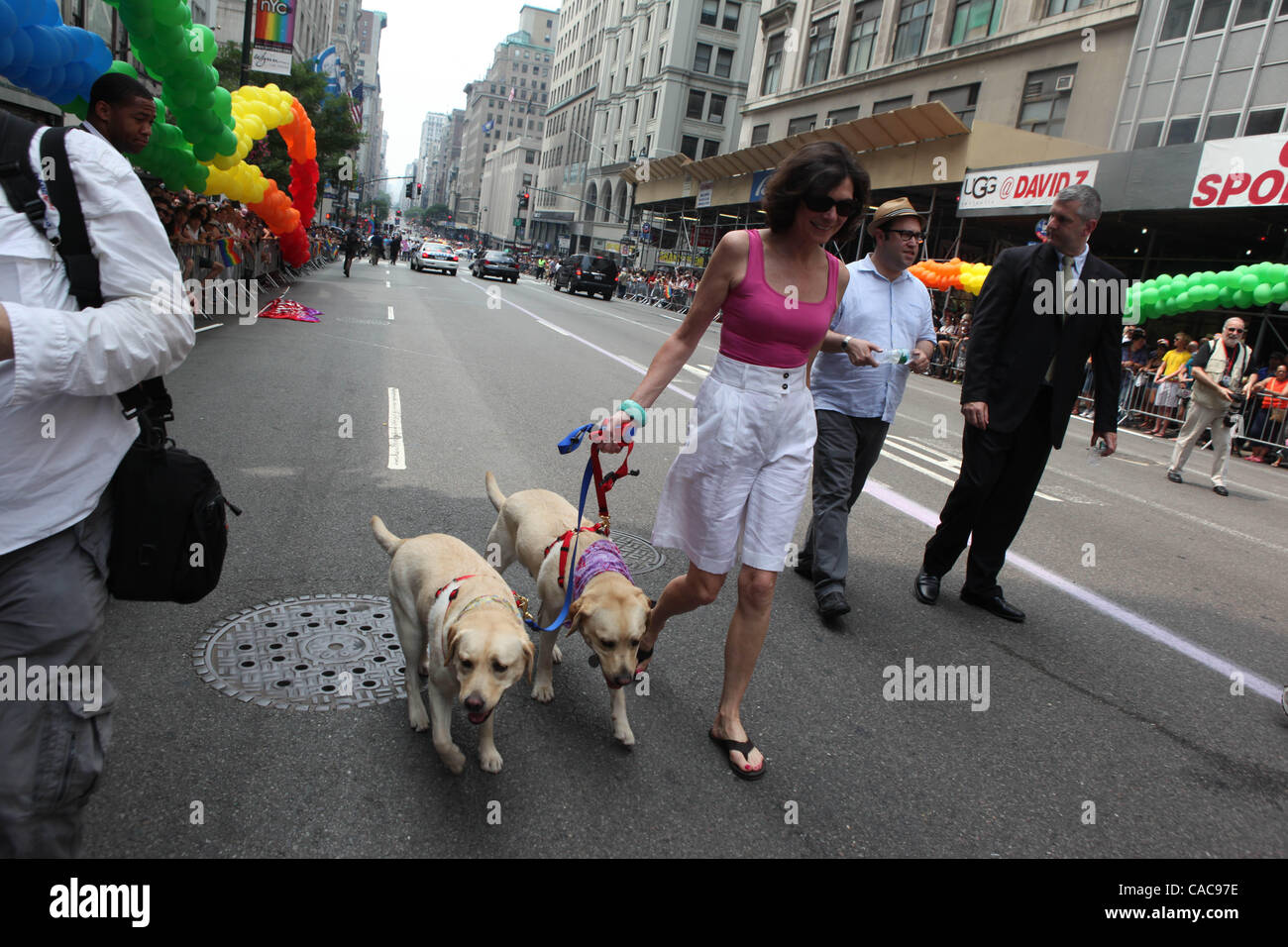 Bloomberg's girlfriend, Diana Taylor walks with her dogs at the Gay ...