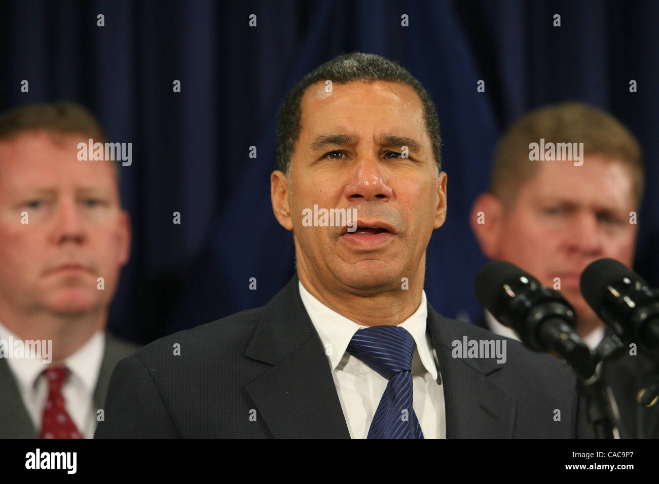 Governor David Paterson and DMV Commissioner David Swarts announcing ...