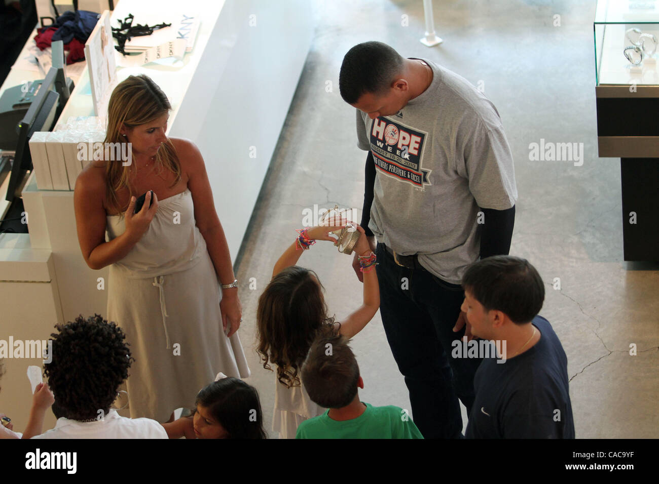 Aug 20, 2010 - Manhattan, New York, USA - A-Rod with his daughters ...