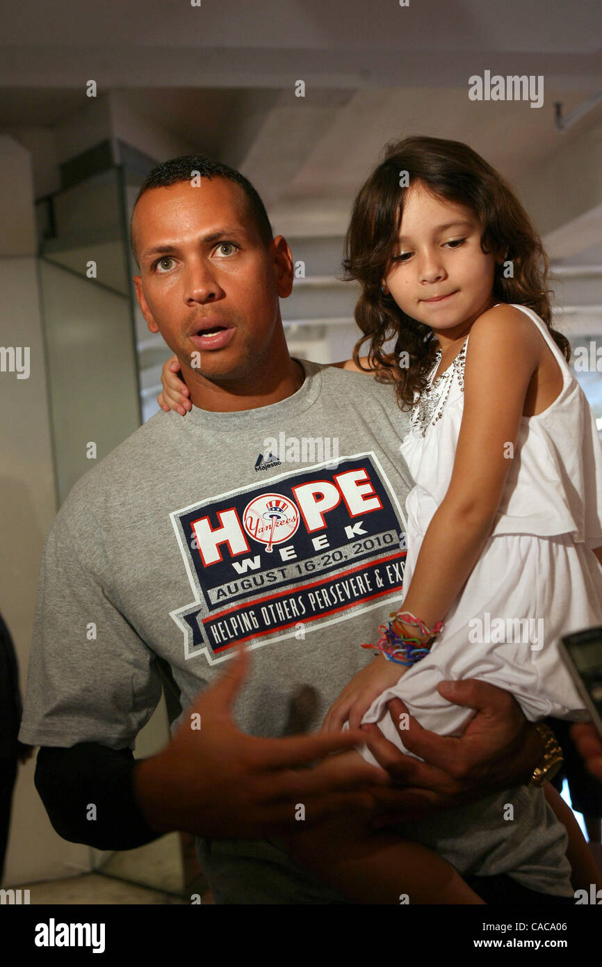Aug 20, 2010 - Manhattan, New York, USA - A-Rod with his daughters ...