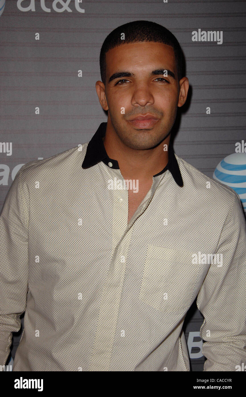 Aug. 11, 2010 - Los Angeles, California, U.S. - DRAKE Attending The US ...