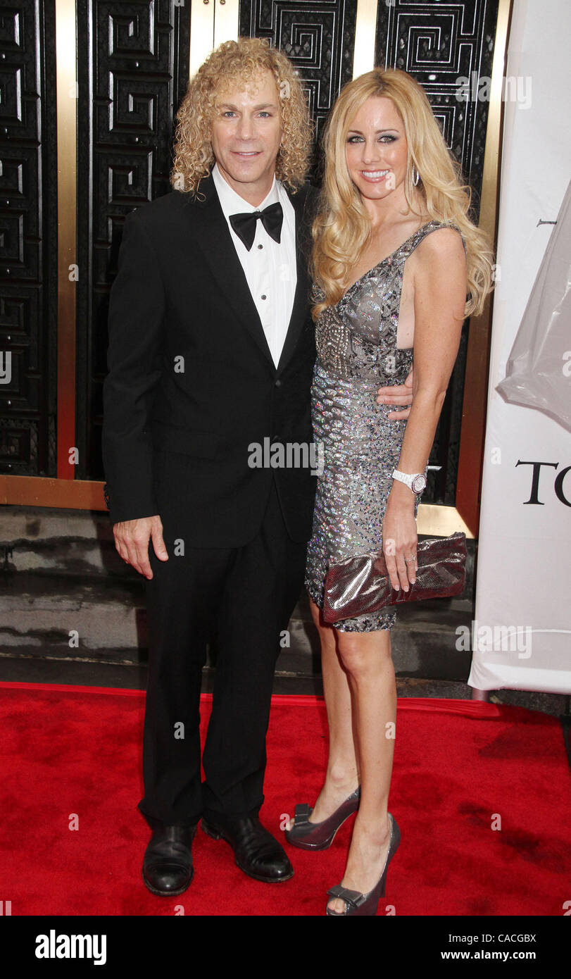 June 13, 2010 - New York, New York, U.S. - DAVID BRYAN and his wife ...