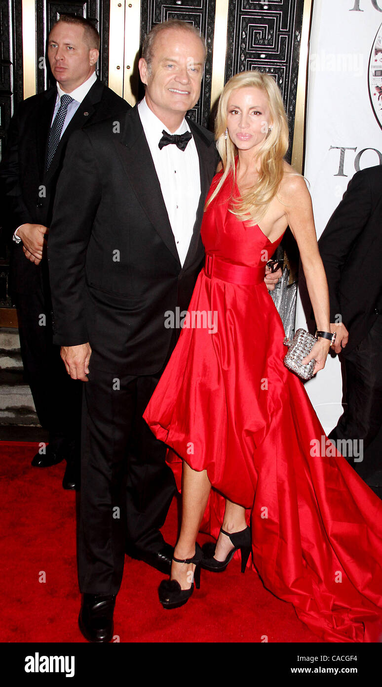 June 13, 2010 - New York, New York, U.S. - Actor KELSEY GRAMMER and his ...