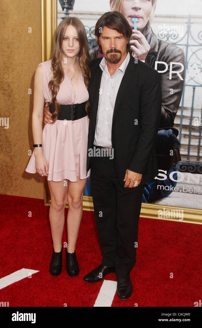 Aug. 10, 2010 - New York, New York, U.S. - Actor JOSH BROLIN and his ...