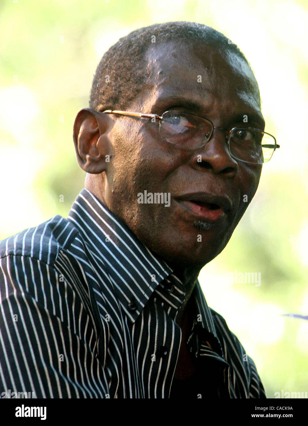 George cables hi-res stock photography and images - Alamy