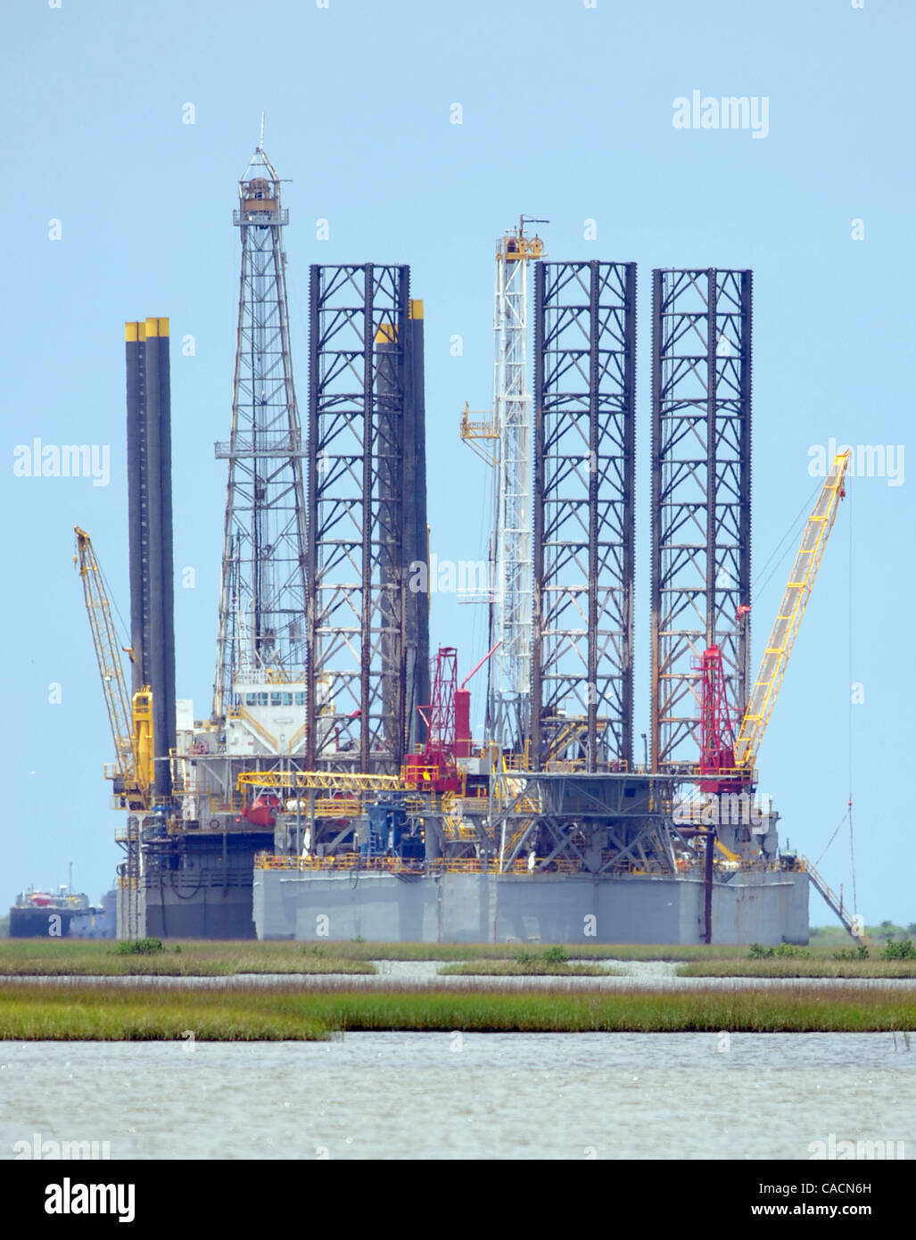 Oil rig gulf mexico louisiana hi-res stock photography and images - Alamy