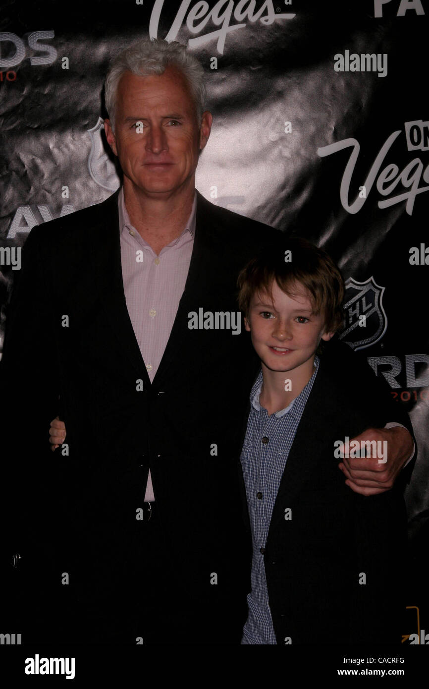 John Slattery Son