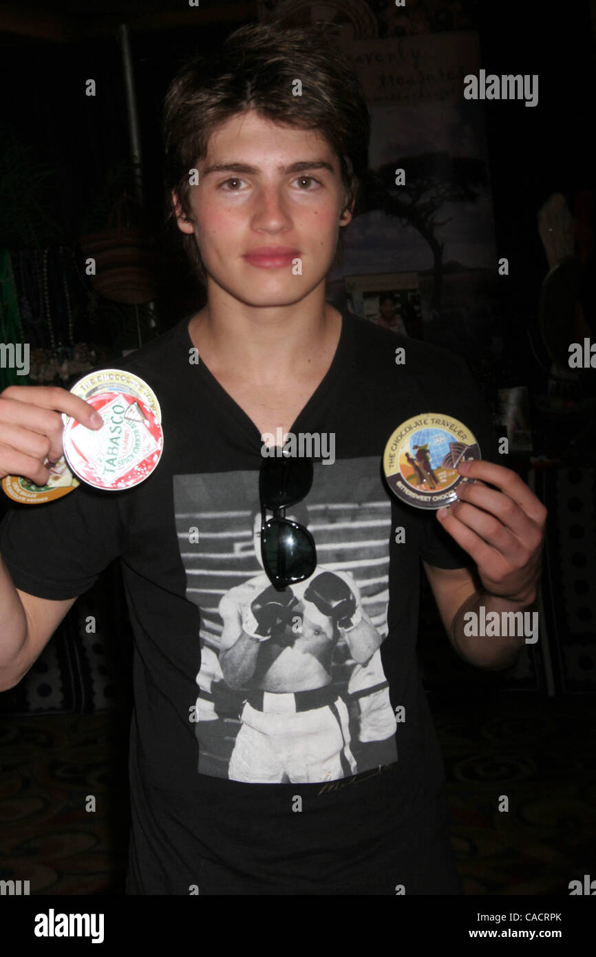 Gregg sulkin 2010 hi-res stock photography and images - Alamy