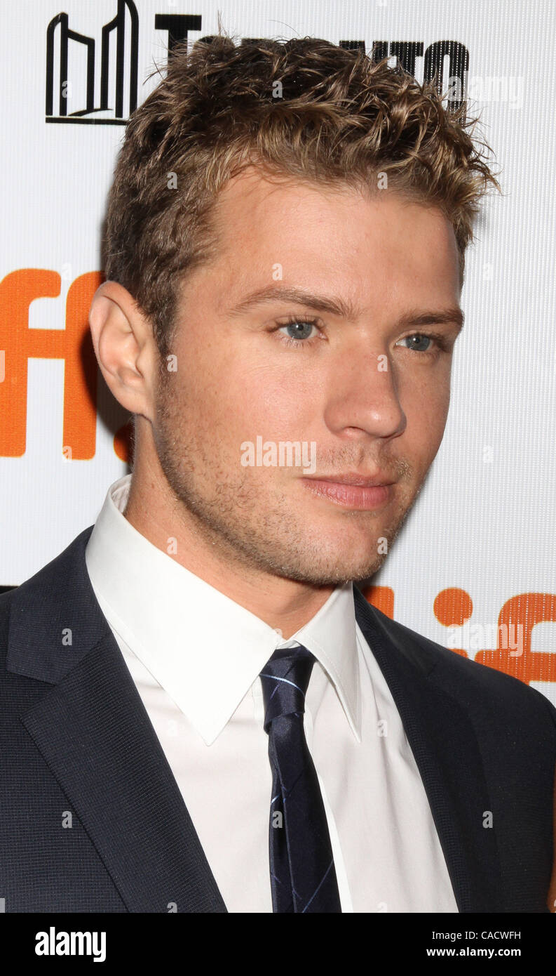 Ryan phillippe bang hi-res stock photography and images - Alamy