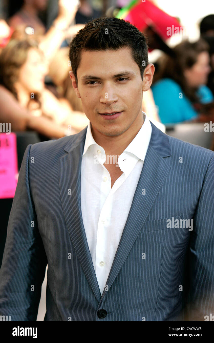 Alex meraz twilight saga hi-res stock photography and images - Alamy