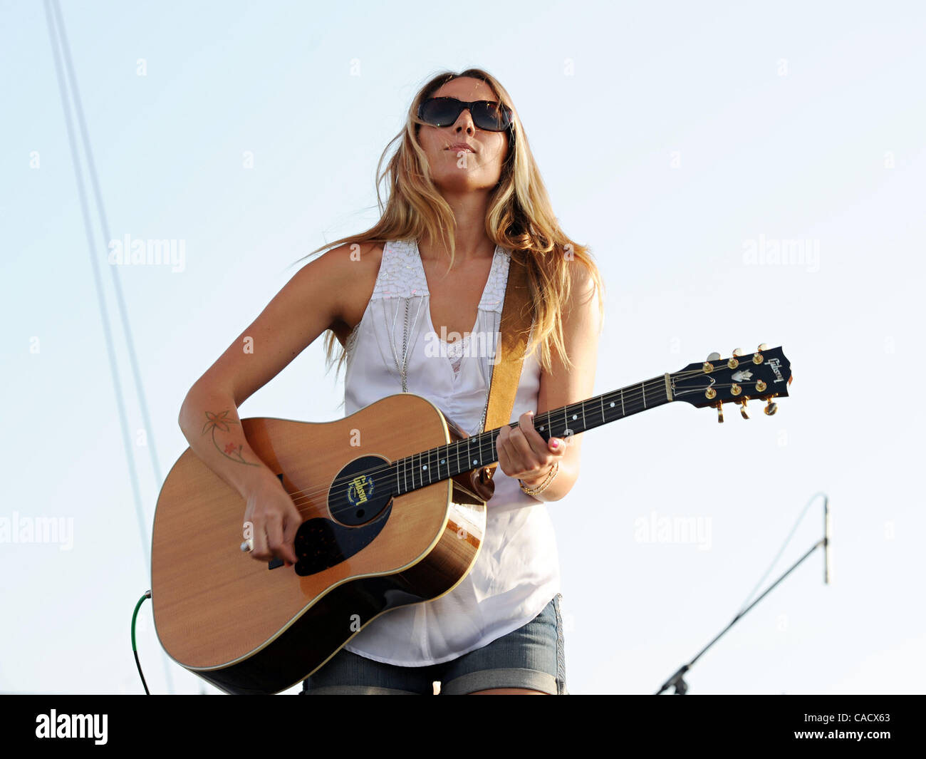 Colbie caillat hi-res stock photography and images - Alamy