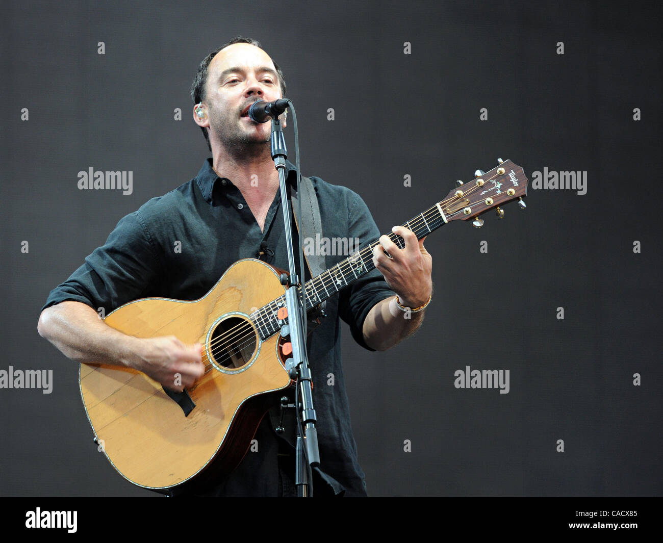 Jul 25, 2010 - Louisville, Kentucky, U.S. - Singer guitarist DAVE ...