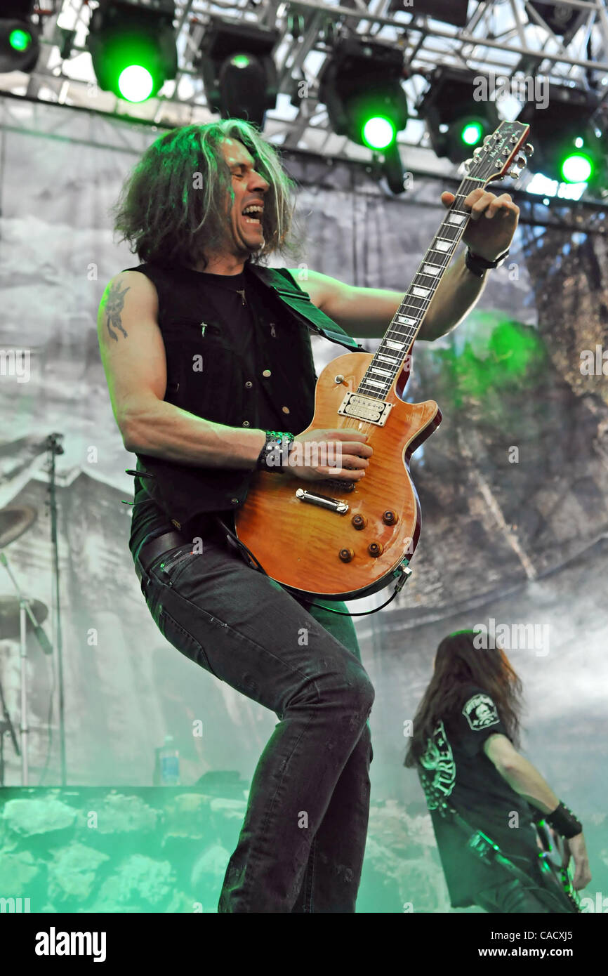 Aug 18, 2010 - Cleveland, Ohio, U.S. - Guitarist ALEX SKOLNICK of ...