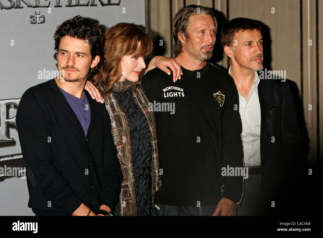 Orlando bloom milla jovovich mads hi-res stock photography and images ...