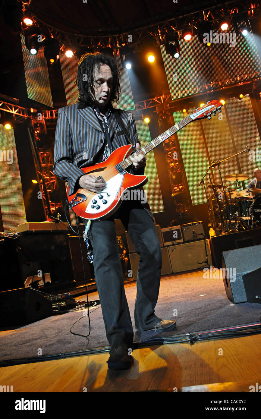 Mike campbell of tom petty hi-res stock photography and images - Alamy