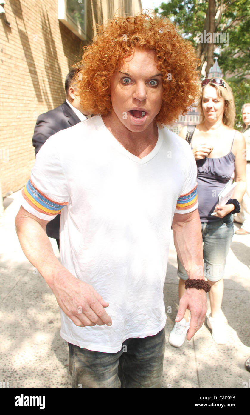 Jun. 03, 2010 - New York, New York, U.S. - Comedian CARROT TOP poses ...