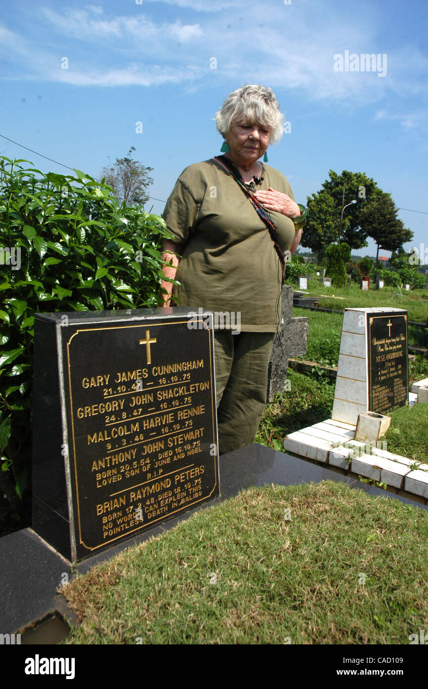 Australian Shirley Shackleton, wife of late Australian journalist Greg ...