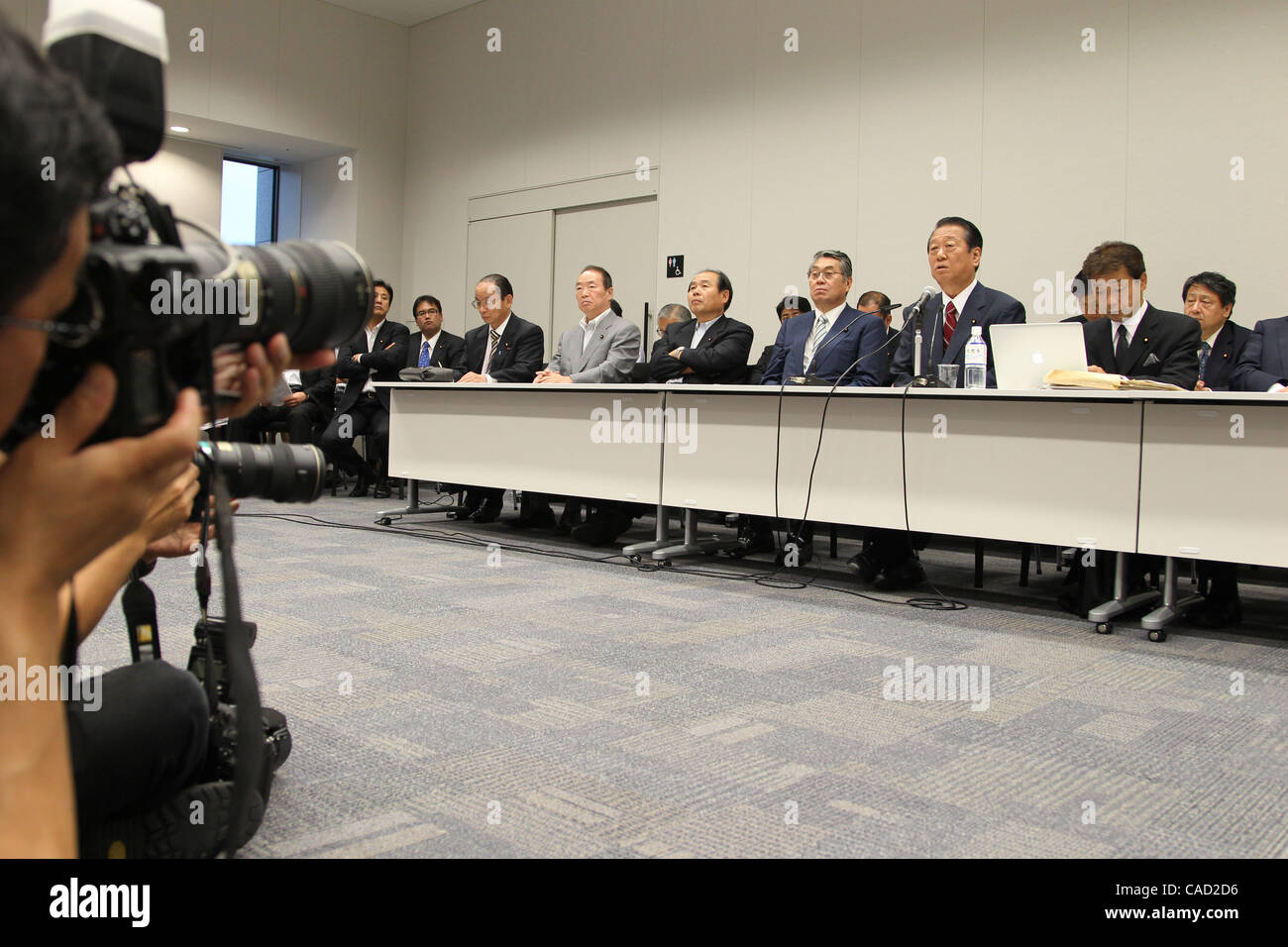 Sep 08, 2010 - Tokyo, Japan - Japanese lawmaker ICHIRO OZAWA (2R) of ...