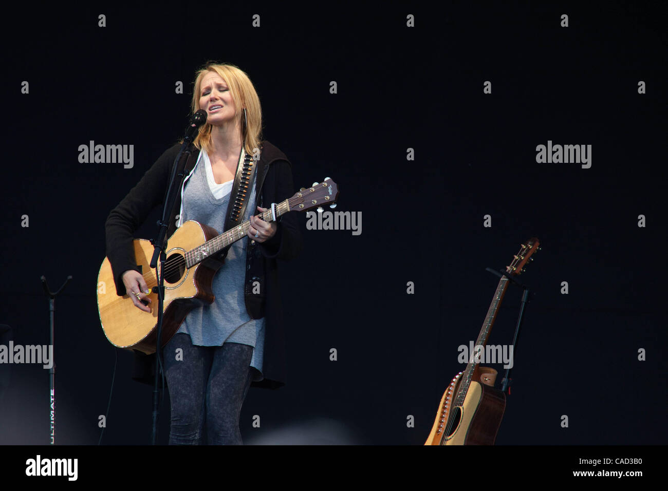 JEWEL - Three-time Grammy® nominee performed on the last stop of her 30 ...