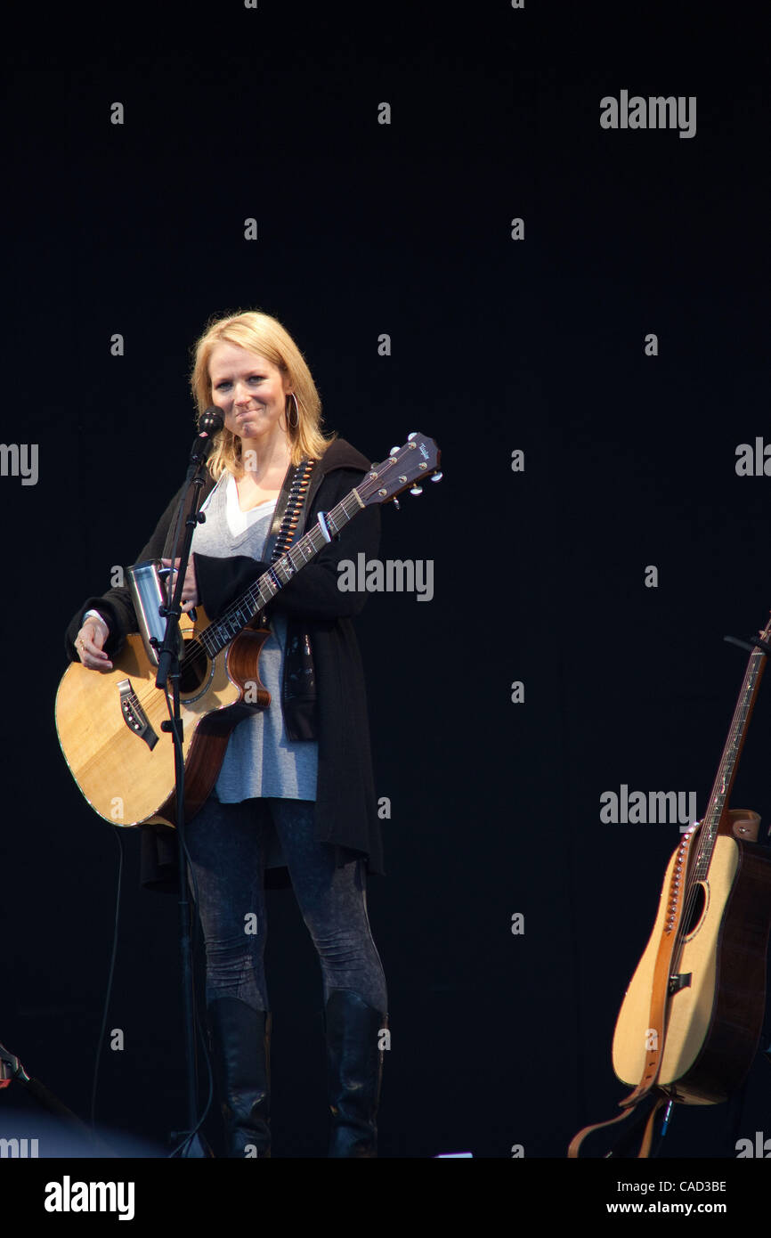 JEWEL - Three-time Grammy® nominee performed on the last stop of her 30 ...