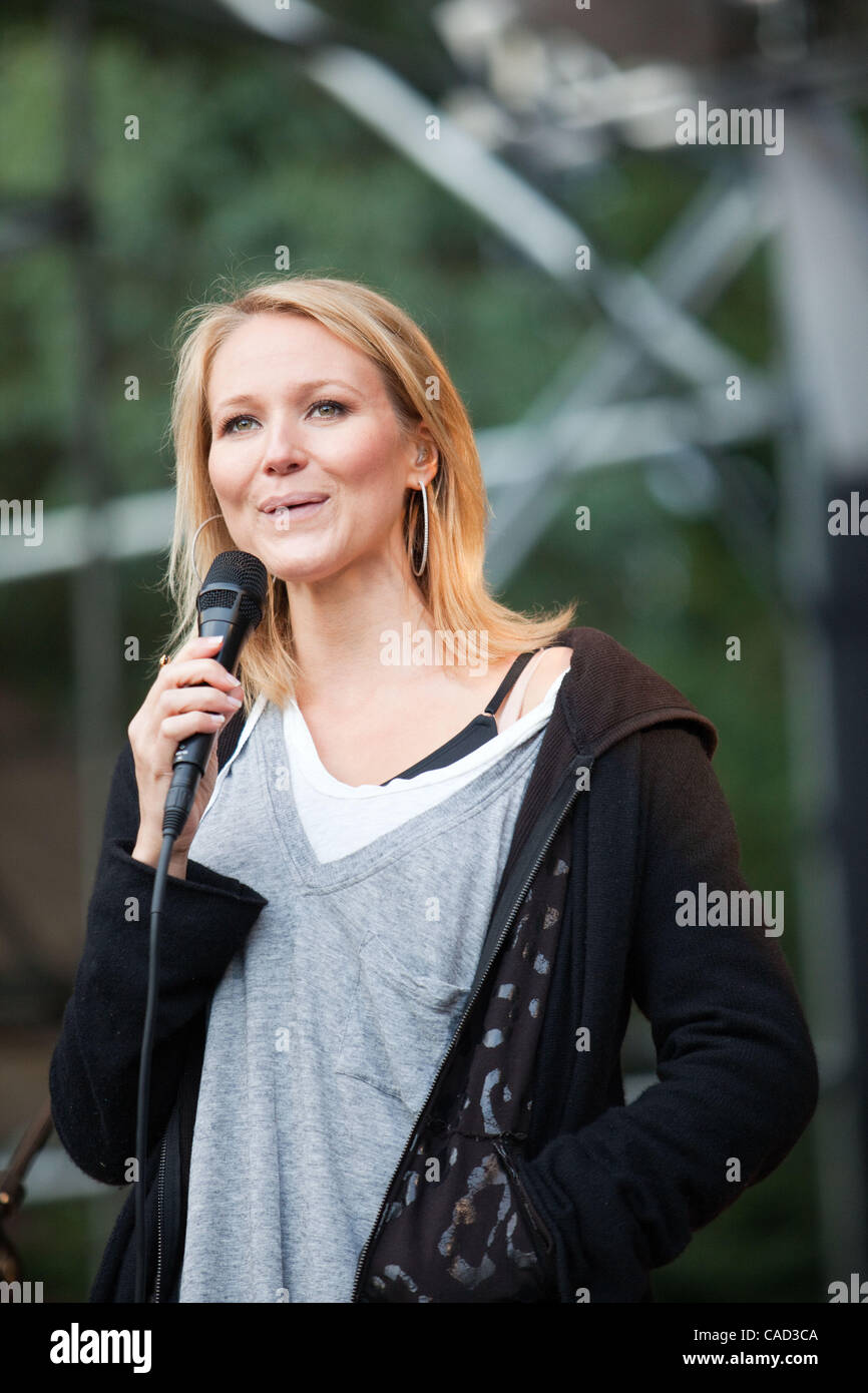 Seattle,Washington,USA singer JEWEL - Three-time Grammy® nominee ...