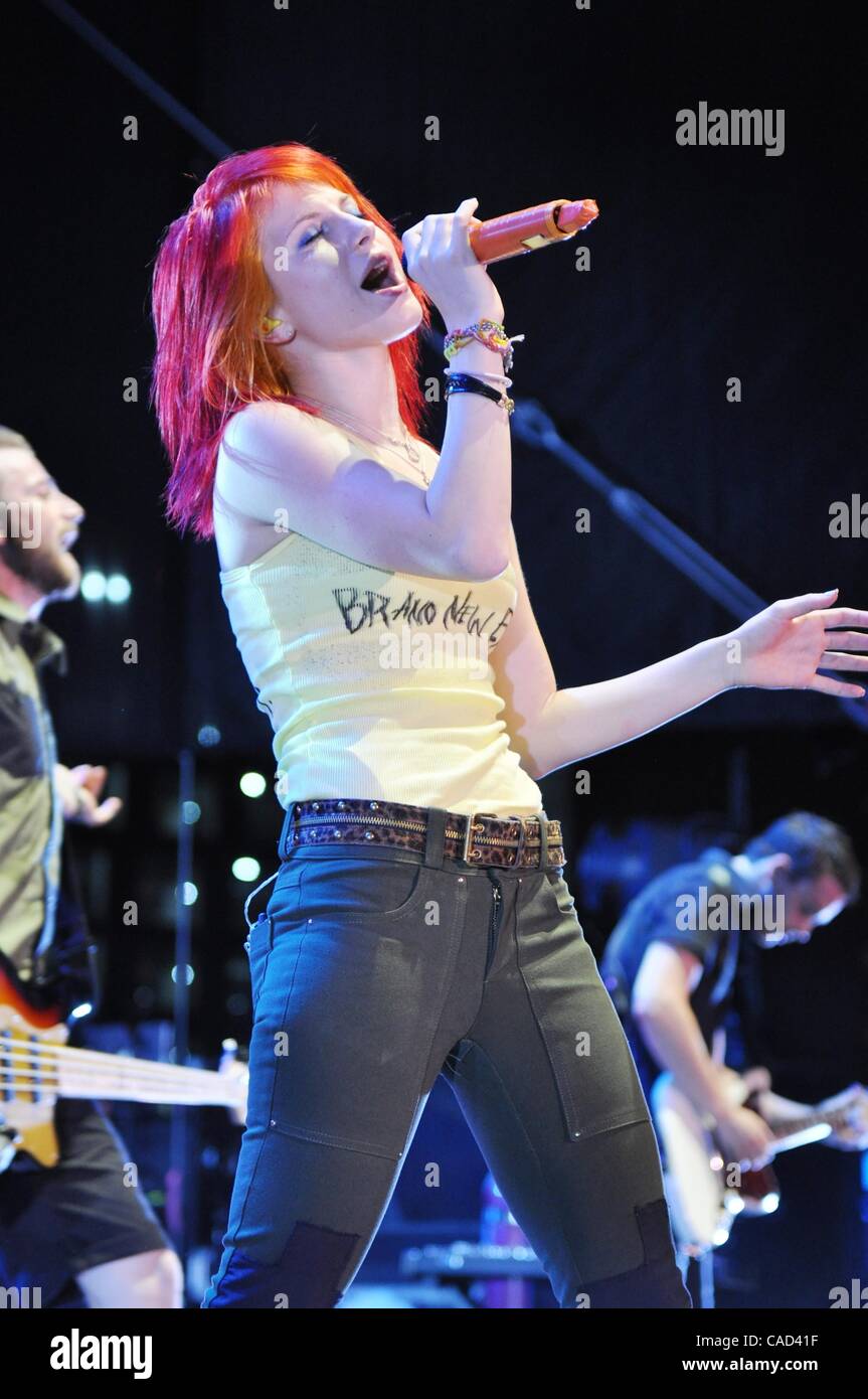 Jul 23, 2010 - Raleigh, North Carolina, U.S. - Singer HAYLEY WILLIAMS ...