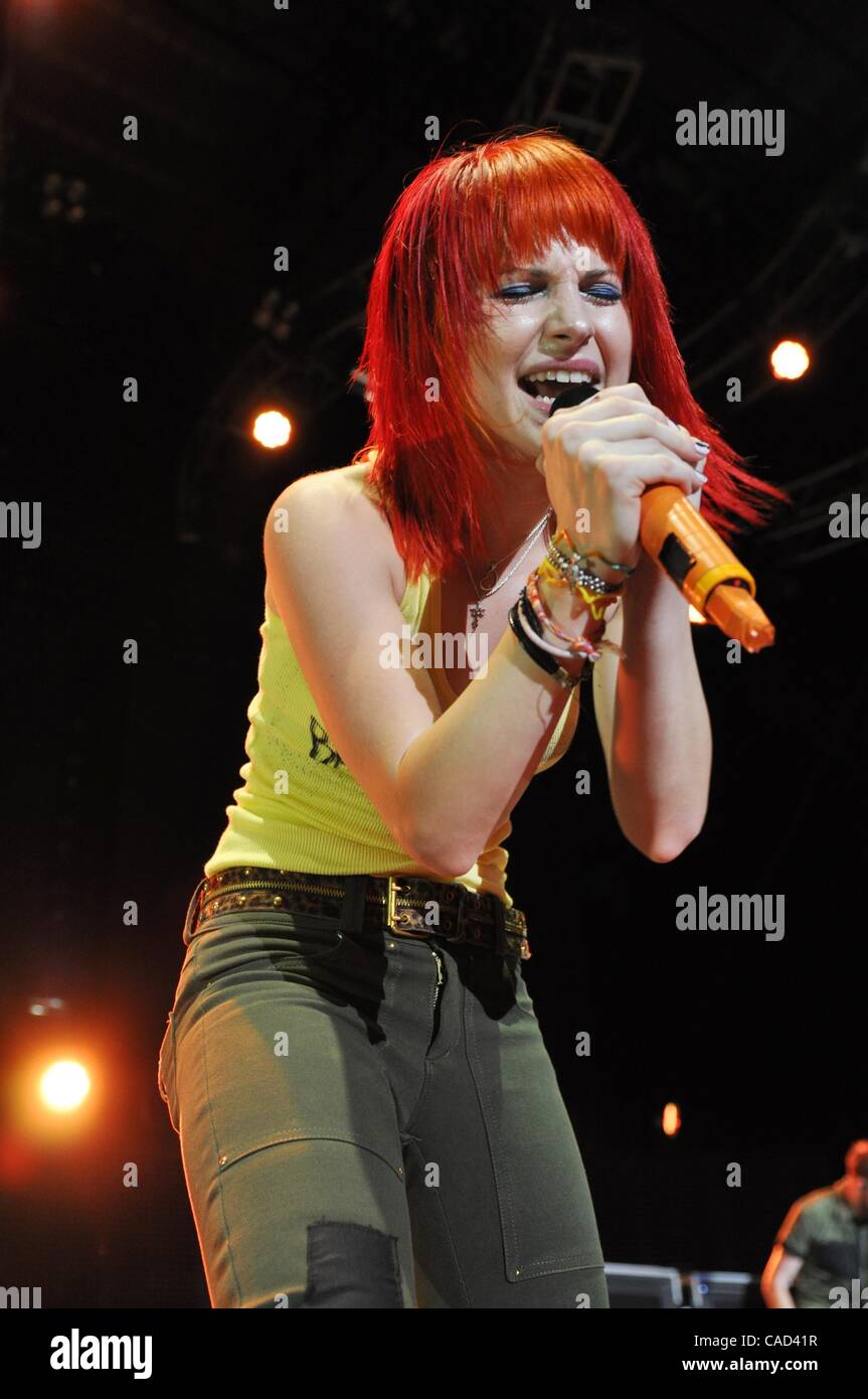 Jul 23, 2010 - Raleigh, North Carolina, U.S. - Singer HAYLEY WILLIAMS ...
