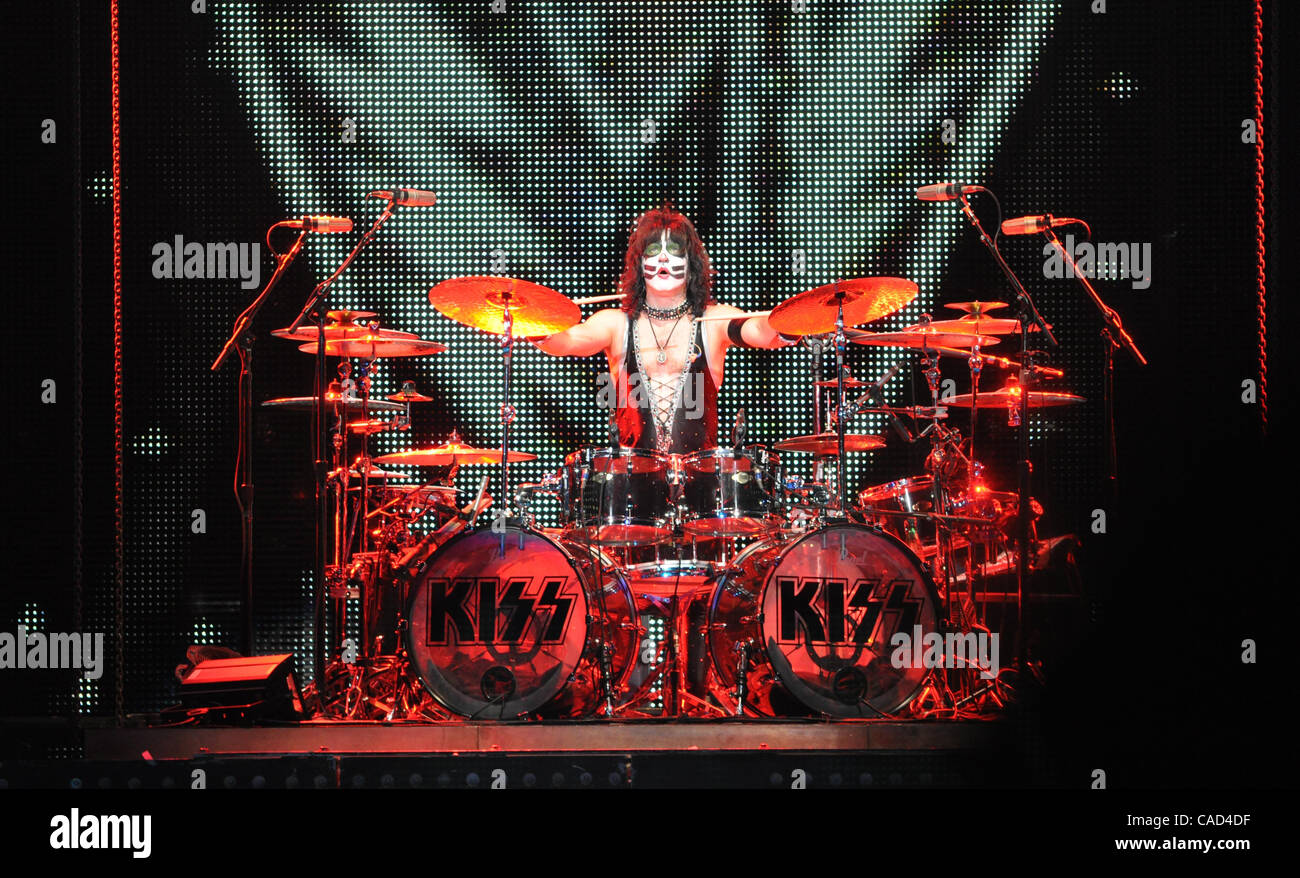 Aug 27, 2010 - Bristow, VA Drummer ERIC SINGER of the rock band KISS ...