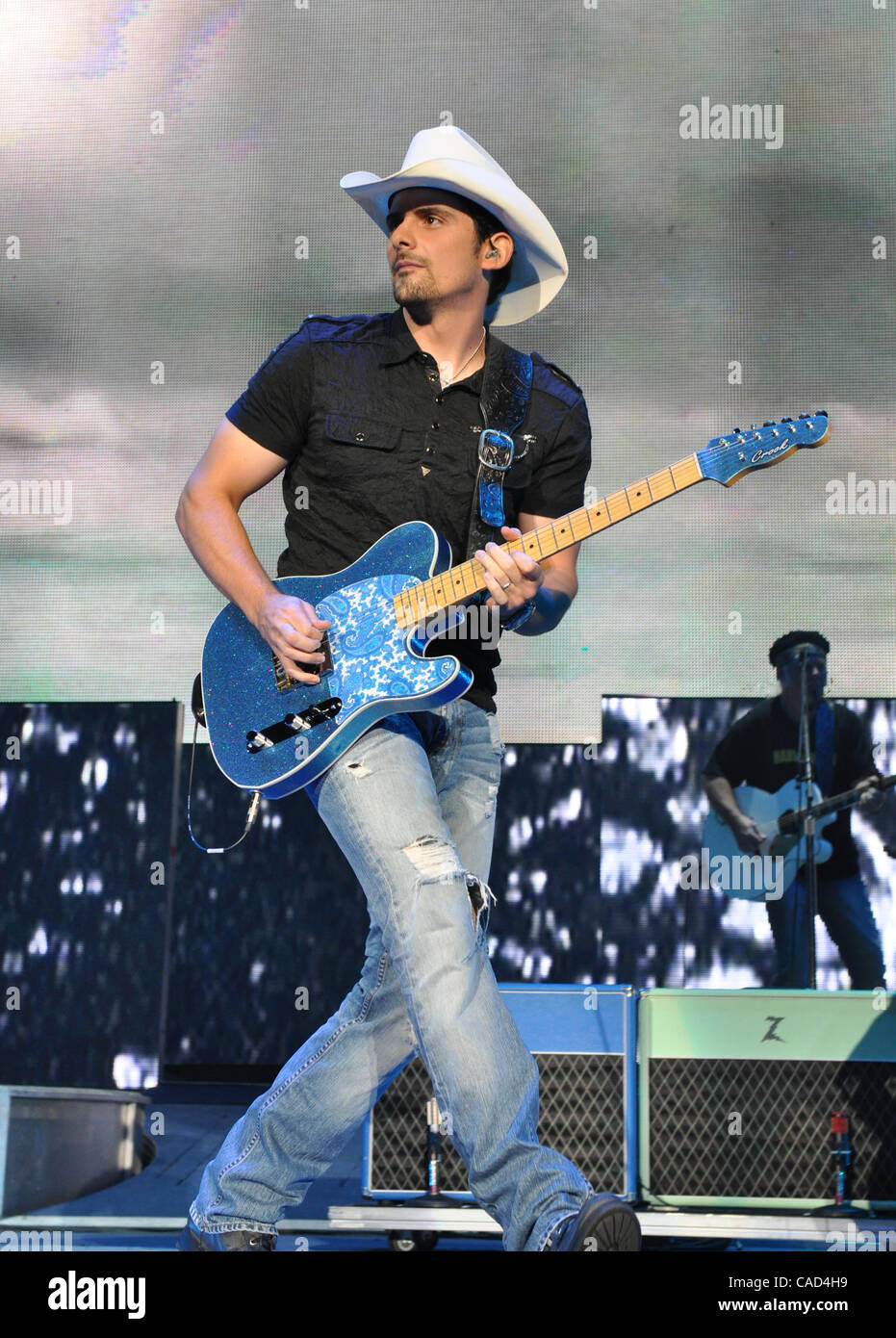 Aug 28, 2010 - Raleigh, North Carolina USA Country singer BRAD PAISLEY ...