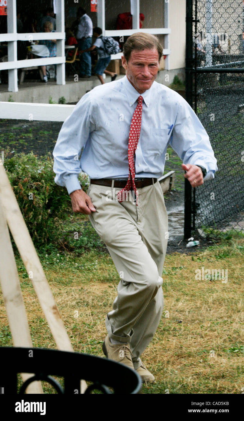 Machinists and aerospace workers hi-res stock photography and images ...