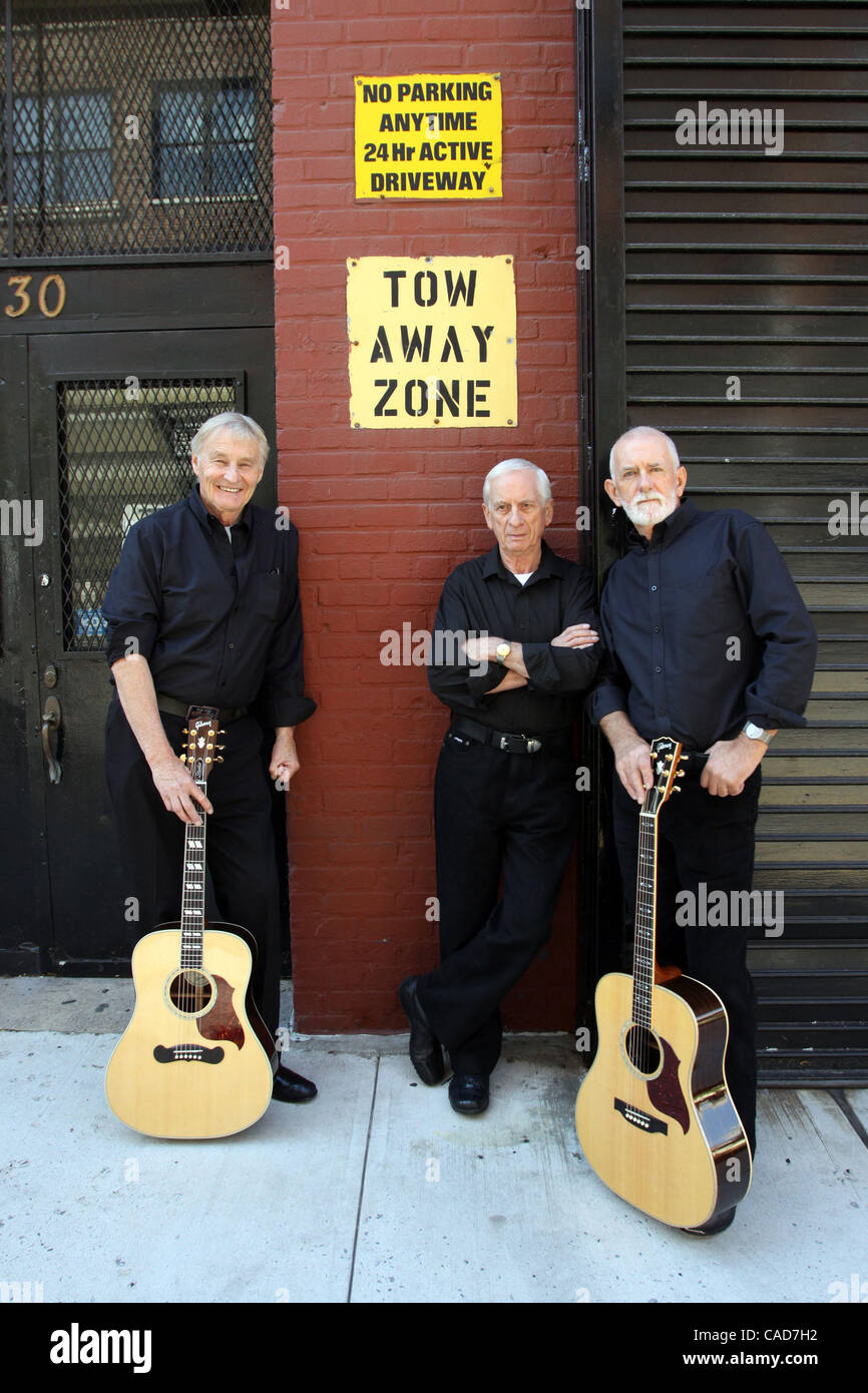 The Quarrymen, (L-R) LEN GARRY, COLIN HANTON, ROD DAVIS, the British ...